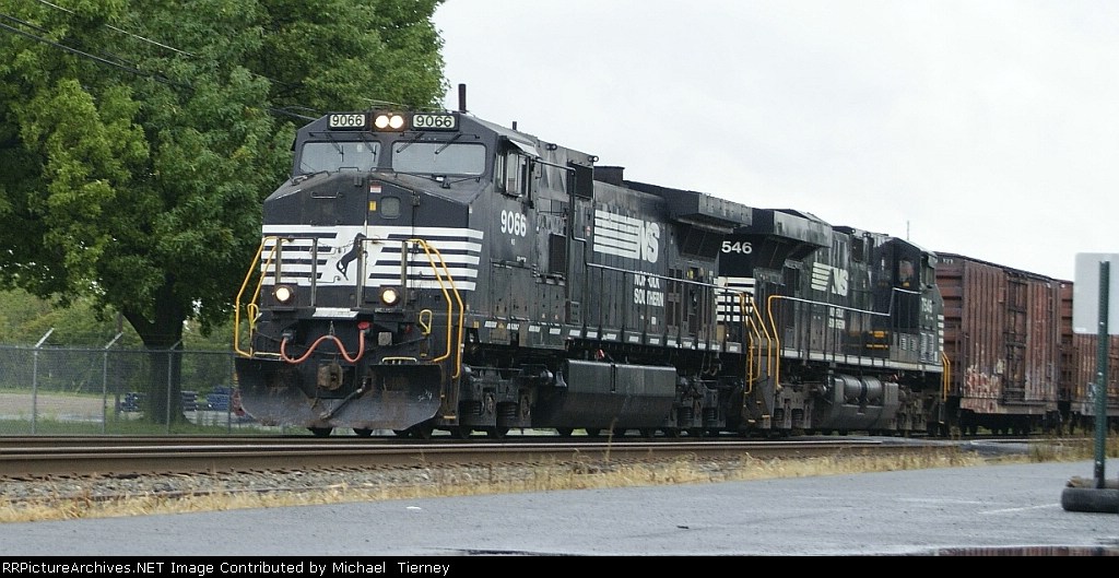 NS C40-9W 9066 & ES40DC 7546